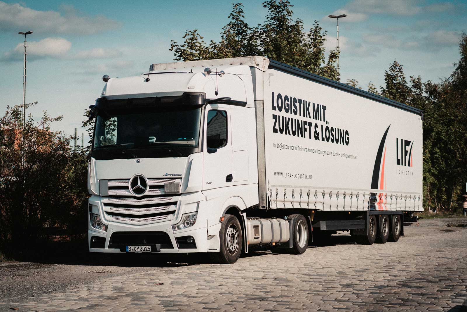 Über Uns - LIFA Logistics